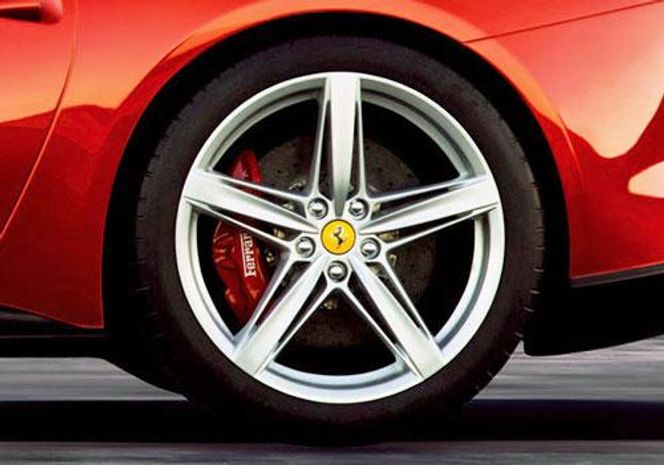 Ferrari F620 GT Price, Images, Mileage, Reviews, Specs
