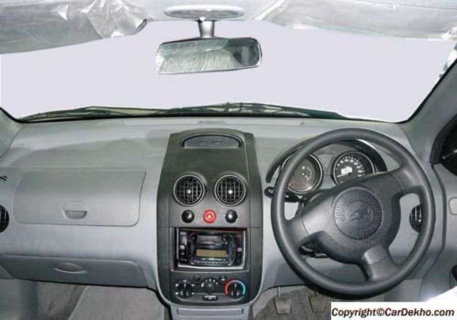 Chevrolet Aveo U-VA Images - Aveo U-VA Car Images, Interior & Exterior ...