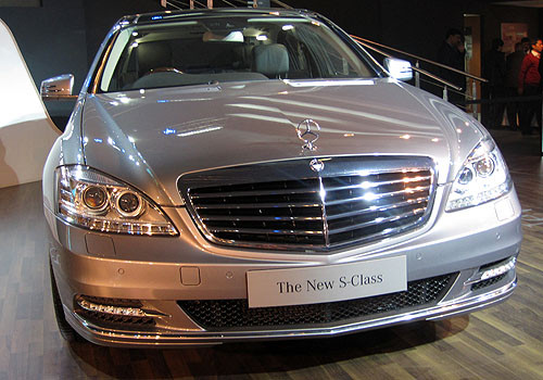 Mercedes Benz Pavilion at Auto Expo | CarDekho.com