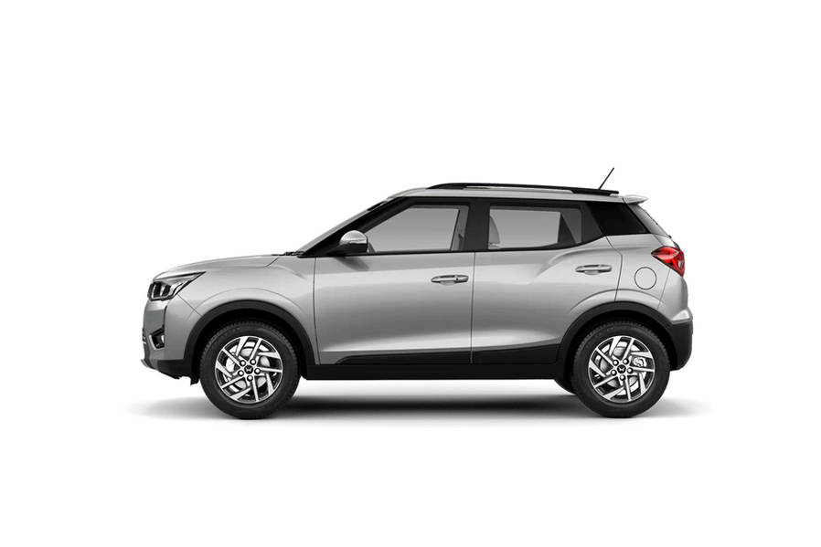 Mahindra XUV300 W8 AMT Optional Diesel BSVI in Dsat Silver - CarDekho Mahindra XUV300 W8 AMT Optional Diesel BSVI in Dsat Silver - CarDekho