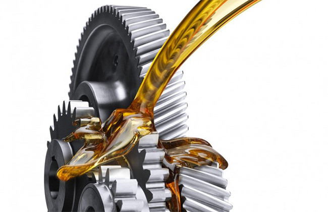 10 Best Practices for A Periodic Car Service | Lubricant | CarDekho.com