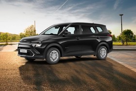 Kia Carens 360 View - Interior and Exterior Virtual Tour