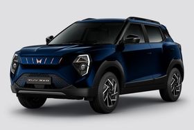 Mahindra XUV 3XO EV AX5 Colours - Check all Colour Options for Mahindra ...