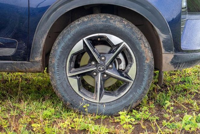 Tata Nexon - Price, Images, Colours & Reviews