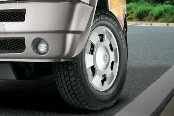 Tata Sumo Price, Images, Mileage, Reviews, Specs