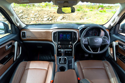 scorpio mhawk interior