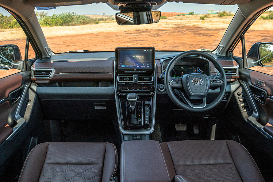 Toyota Innova Hycross Interior Images and Photos - CarDekho