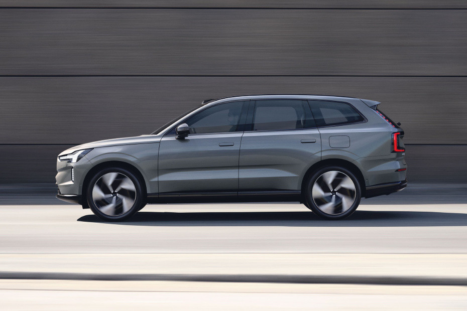 Volvo EX90 Flagship Electric SUV Unveiled | CarDekho.com
