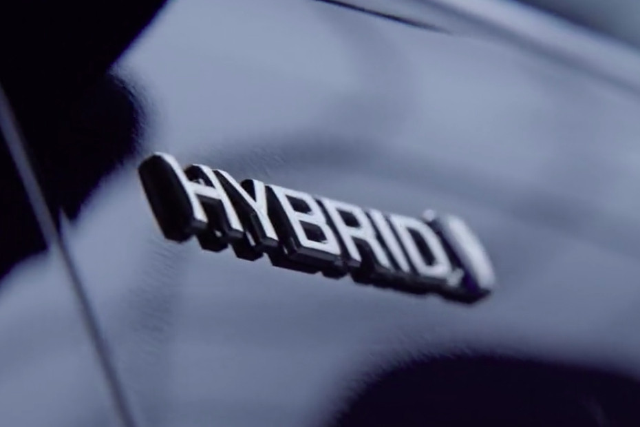 2022 Toyota Innova Hycross Revealed In Indonesia, India Launch Soon ...