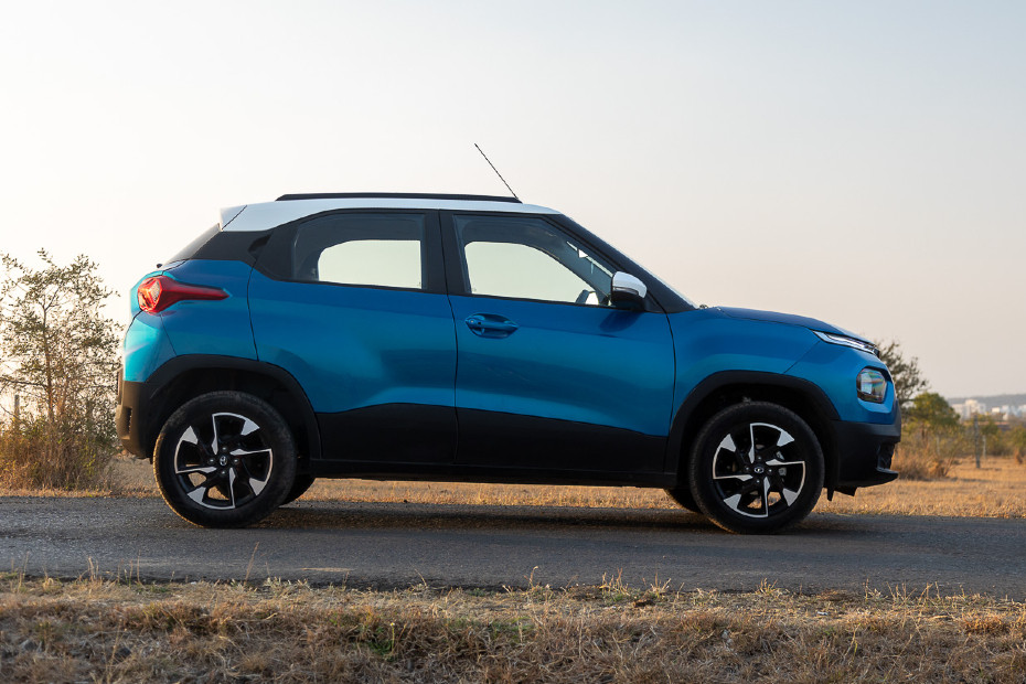 Maruti Fronx vs Tata Punch: Specifications Compared | CarDekho.com