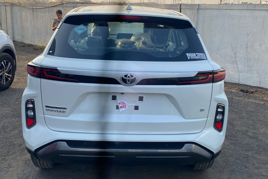 Toyota Hyryder CNG Arrives At Dealer Stockyard | CarDekho.com