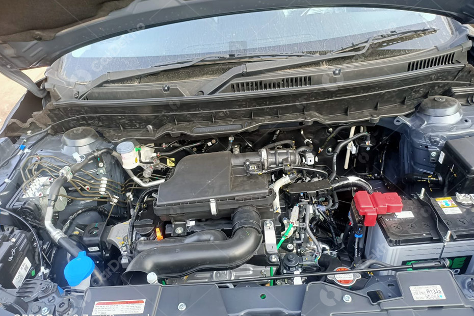 Maruti Brezza Black Edition Explained In 7 Images | CarDekho.com