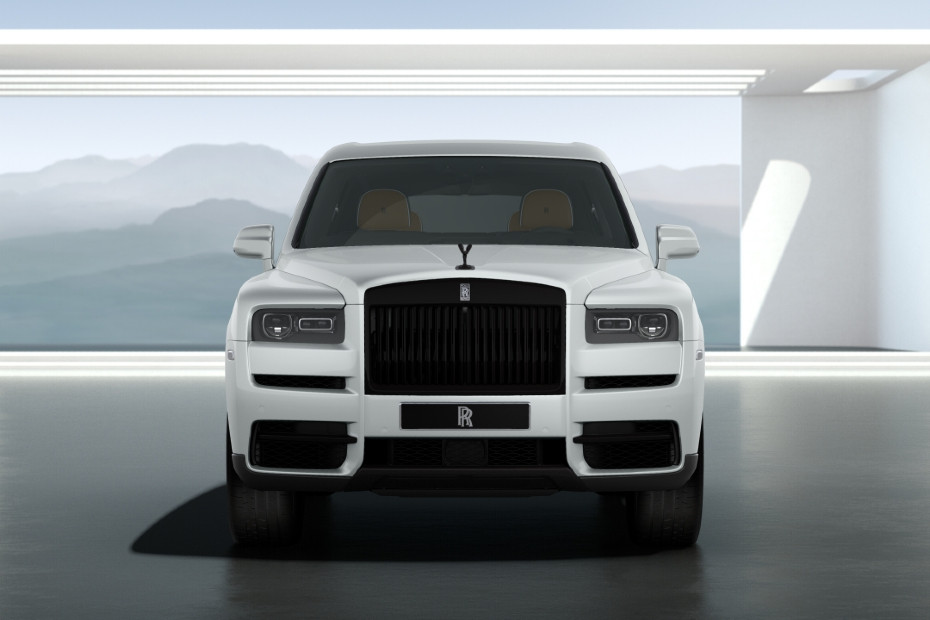 Shahrukh Khan Buys A New Rolls Royce Cullinan Black Badge Worth Over Rs ...