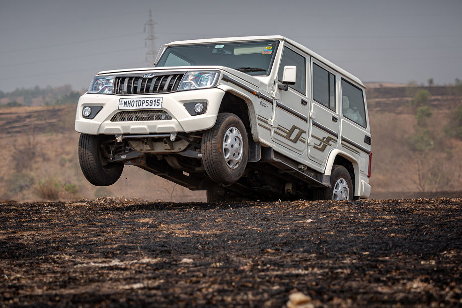 Mahindra Bolero Gets Converted To Drive On A Railway Track | CarDekho.com