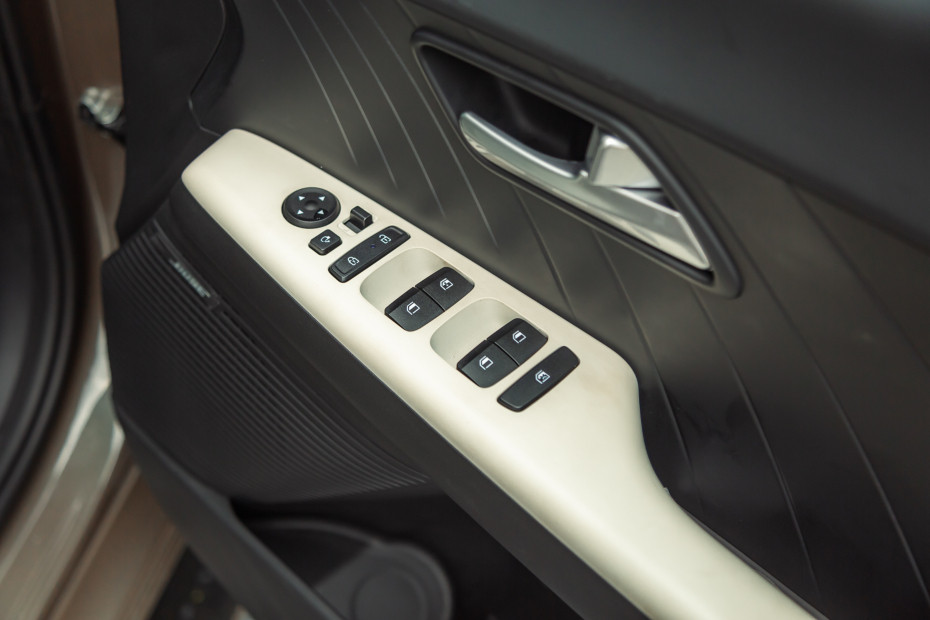 2023 Hyundai Verna EX Variant Analysis: Is The Base-spec Variant Worth ...