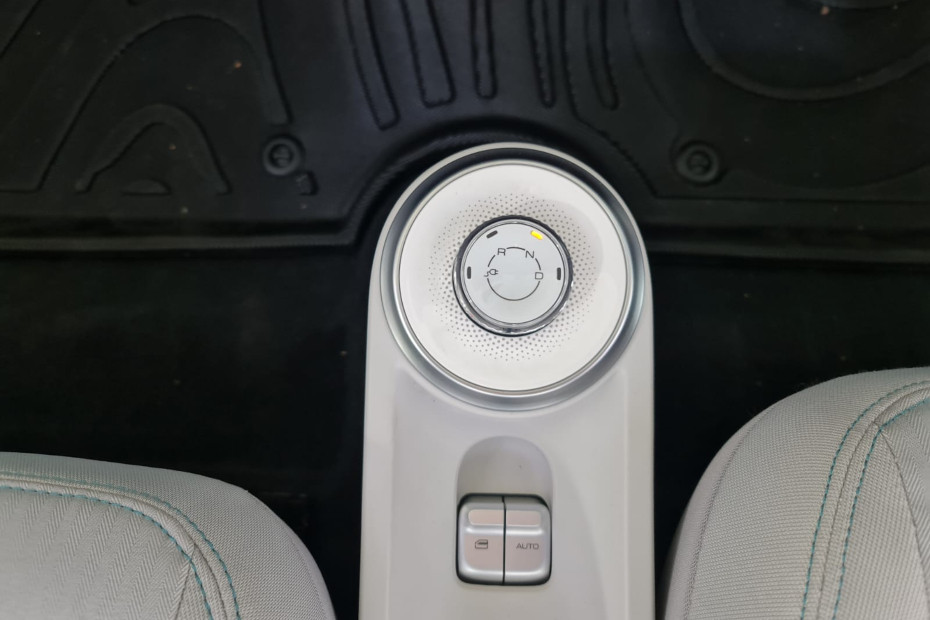 MG Comet EV Interior Detailed In 7 Pics | CarDekho.com