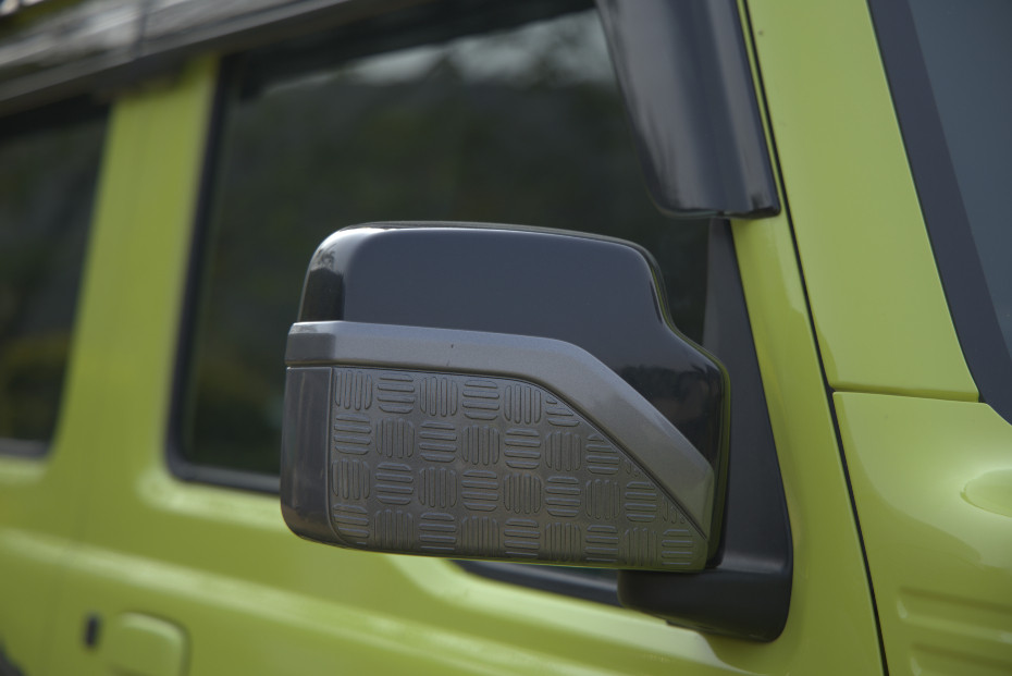 Maruti Jimny Summit Seeker Accessory Pack Detailed | CarDekho.com