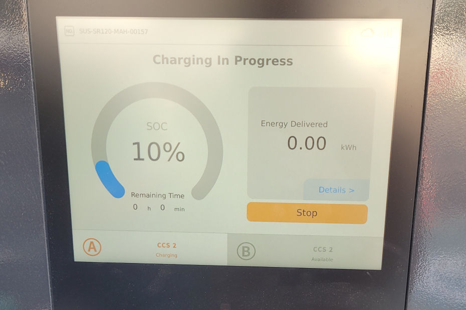 Tata Tiago EV Real-world Charging Test From 10 To 100 percent ...