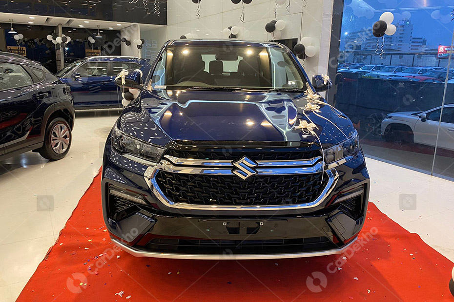 Maruti Invicto Zeta+ Variant Detailed In 10 Images | CarDekho.com