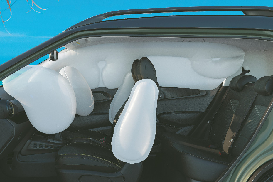 Hyundai Exter Variant-Wise Features Detailed | CarDekho.com