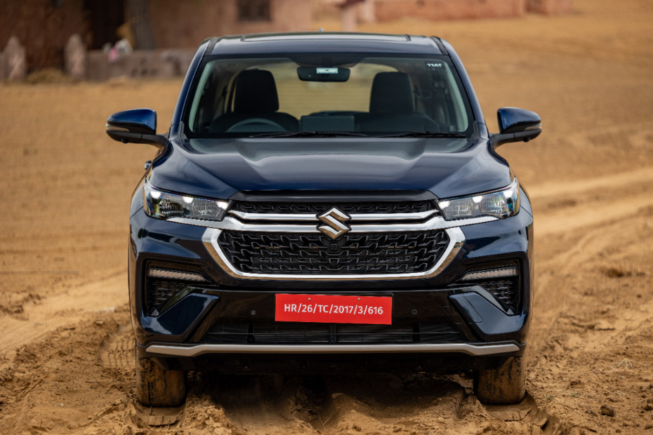 Maruti Invicto Interior And Exterior Detailed In 20 Images | CarDekho.com