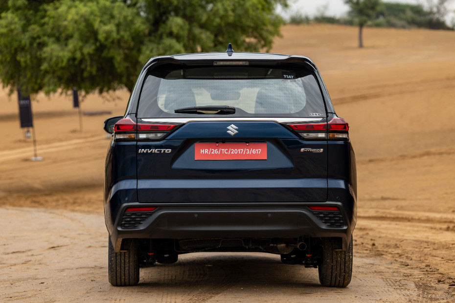 Maruti Invicto Interior And Exterior Detailed In 20 Images | CarDekho.com