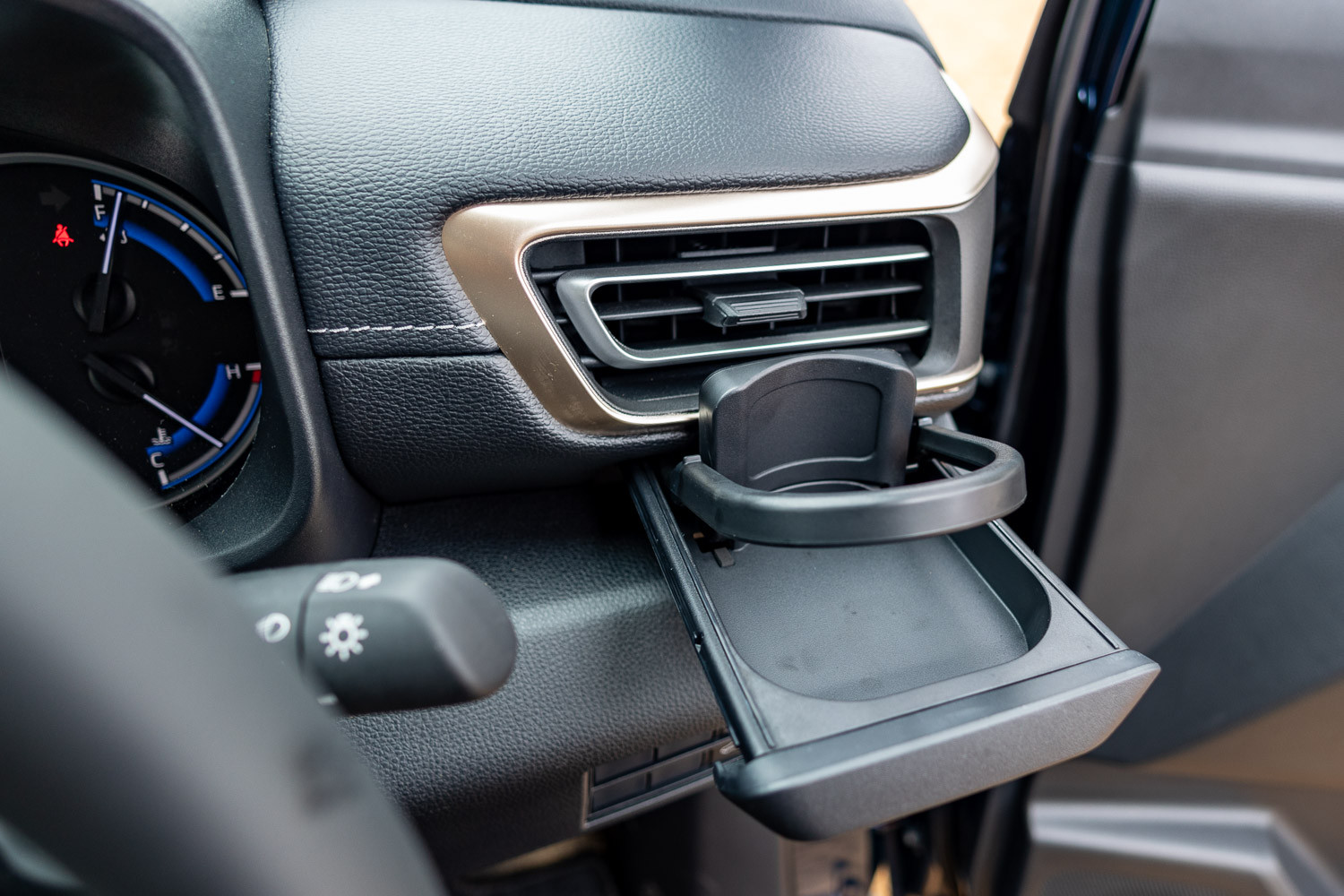 Maruti Invicto Interior And Exterior Detailed In 20 Images | CarDekho.com