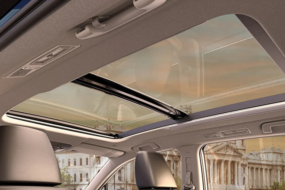 Maruti Invicto Interior And Exterior Detailed In 20 Images | CarDekho.com