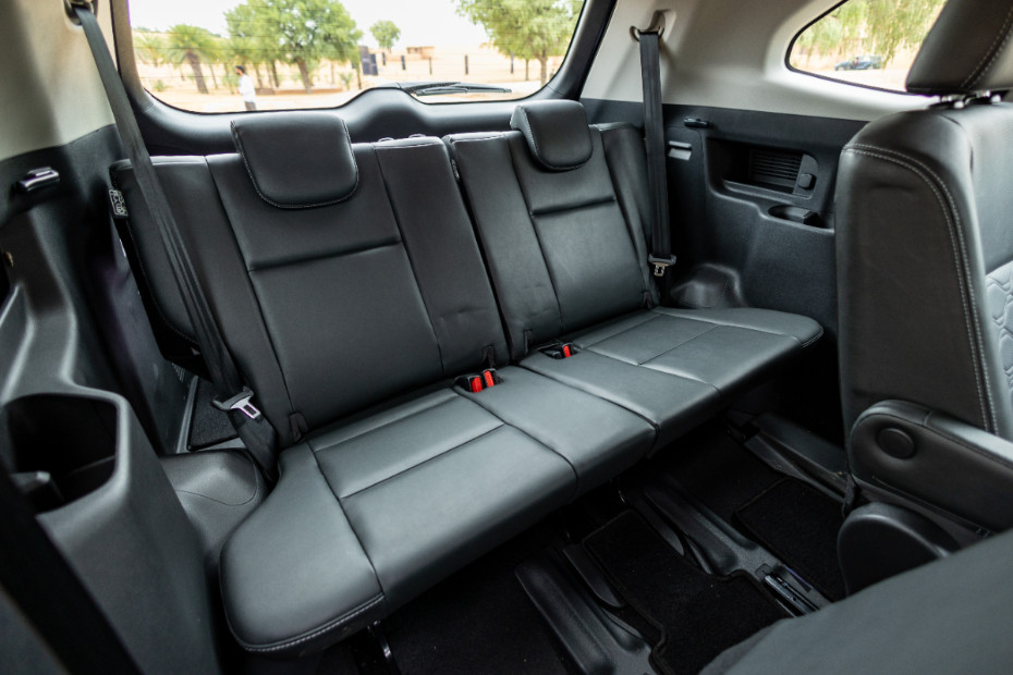 Maruti Invicto Interior And Exterior Detailed In 20 Images | CarDekho.com