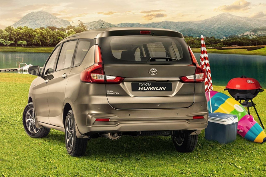 2023 Toyota Rumion Launched In South Africa Carrying Innova Hycross ...