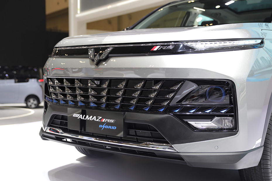 MG Hector Plus (Wuling Almaz) Gets A Facelift In Indonesia | CarDekho.com