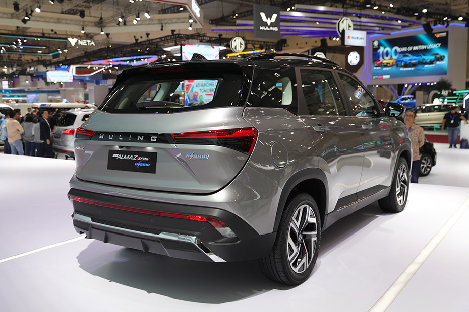 MG Hector Plus (Wuling Almaz) Gets A Facelift In Indonesia | CarDekho.com