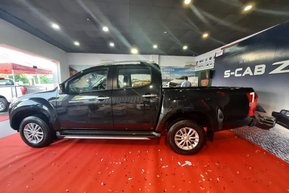 New Isuzu S-Cab Z Gets More Features Than Isuzu Hi-Lander For A Lower ...