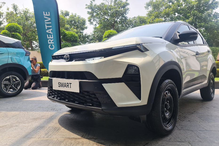 Tata Nexon Facelift Base Smart Variant Detailed In 7 Images | CarDekho.com