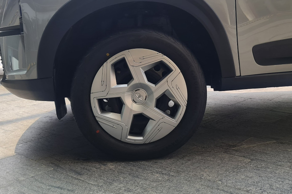 Tata Nexon Facelift Pure Variant Explained In 10 Images | CarDekho.com