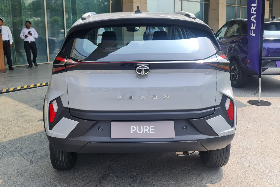 Tata Nexon Facelift Pure Variant 10 ചിത്രങ്ങളിലായി ...