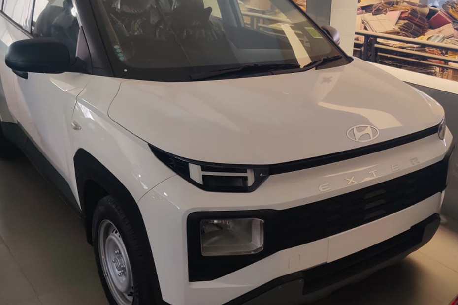 Hyundai Exter Base-spec EX Variant Detailed In 5 Images | CarDekho.com