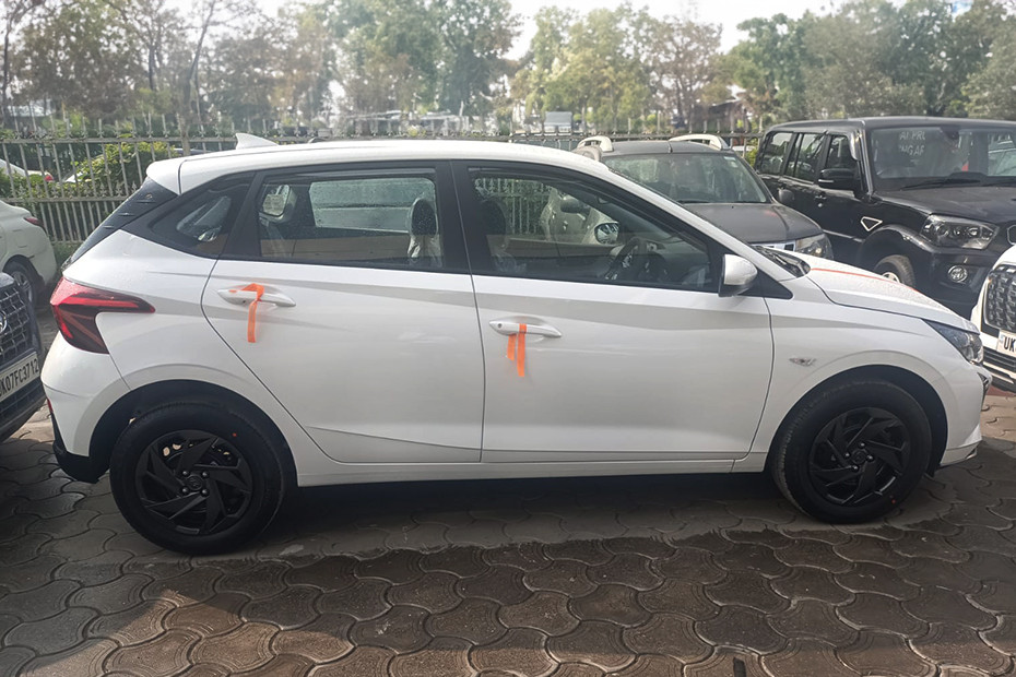 2023 Hyundai i20 Magna Variant Detailed In 5 Images | CarDekho.com