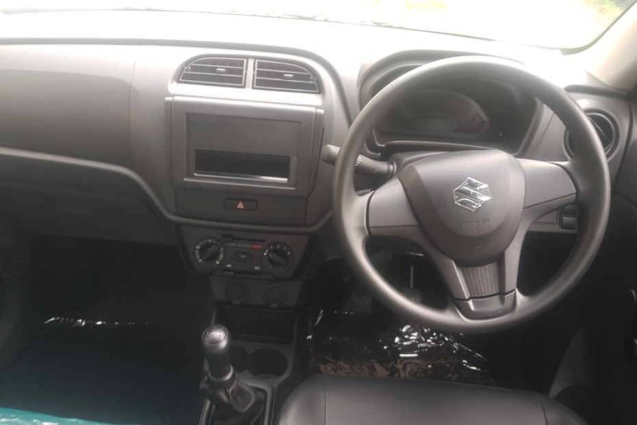 Maruti Alto K10 Lower-spec LXi Variant Detailed In 6 Images | CarDekho.com