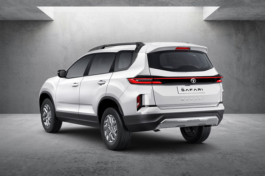 Tata Safari Facelift Base Smart Variant Detailed In Images | CarDekho.com