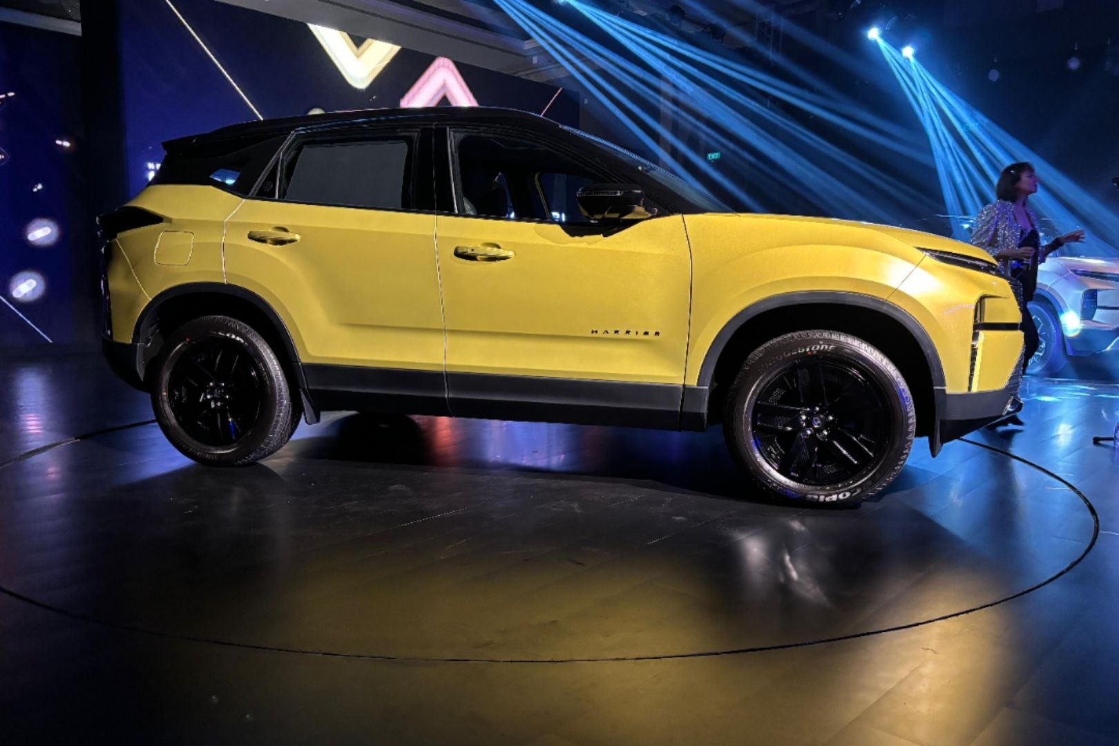 Tata Harrier Facelift Detailed In 7 Pics | CarDekho.com