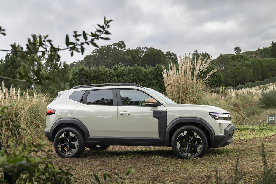2024 Renault Duster Explained In 15 Images | CarDekho.com