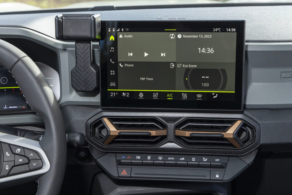 2024 Renault Duster Explained In 15 Images | CarDekho.com