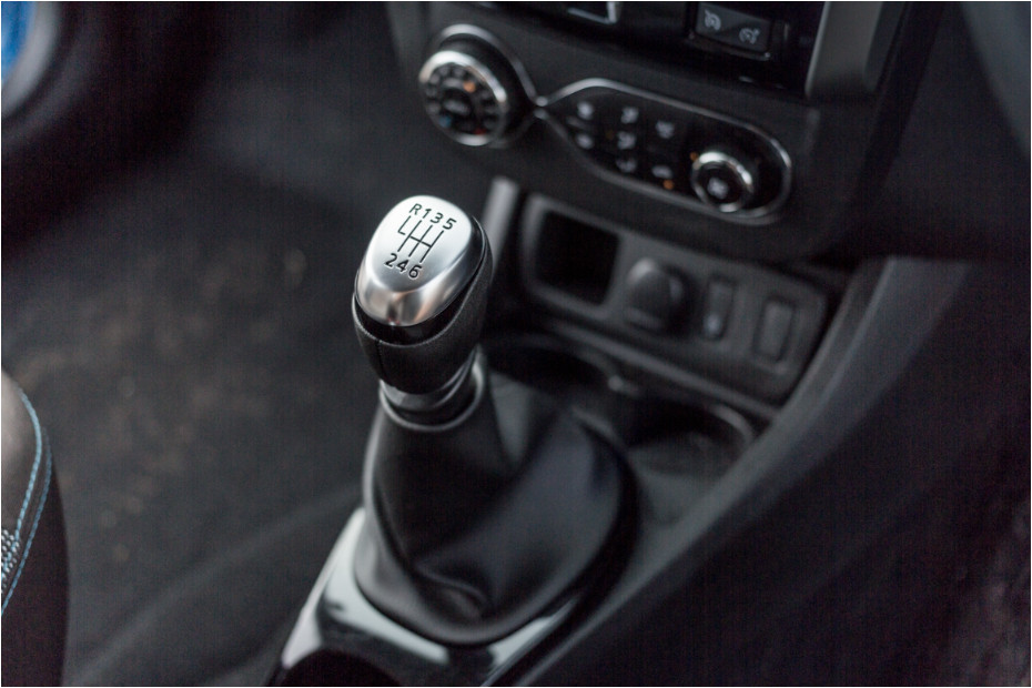 Renault Duster New vs Old: In Pics Comparison | CarDekho.com