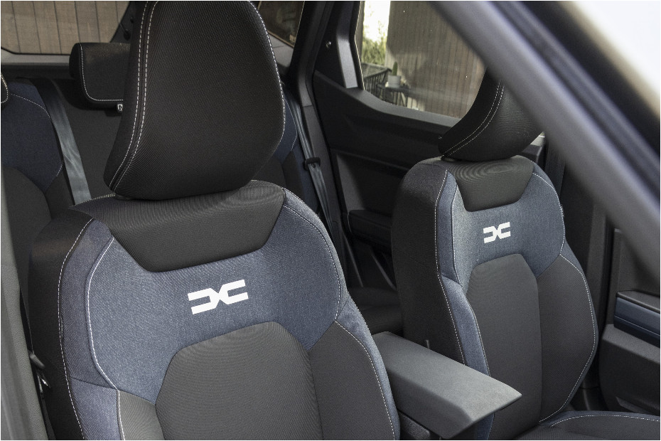 Renault Duster New vs Old: In Pics Comparison | CarDekho.com