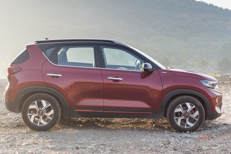 Kia Sonet New vs Old: Exterior, Interior, Engines, And Features ...