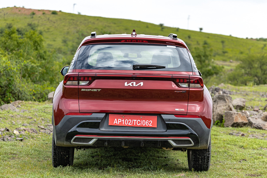 Kia Sonet New vs Old: Exterior, Interior, Engines, And Features ...