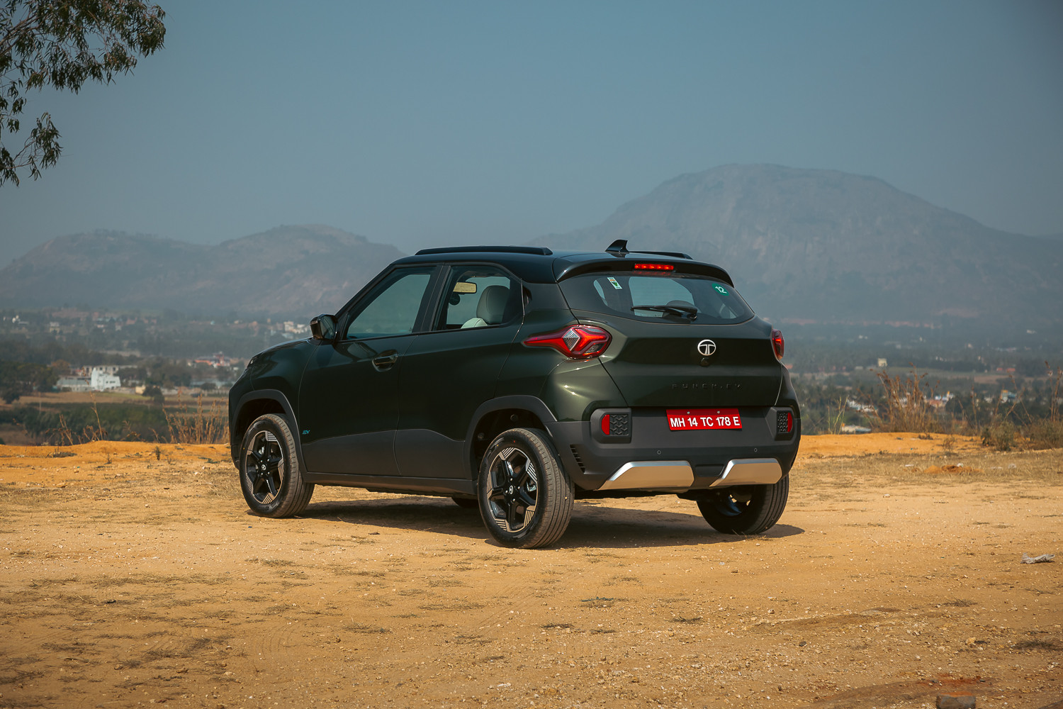 Tata Punch EV Real-world Fast Charging Test | CarDekho.com