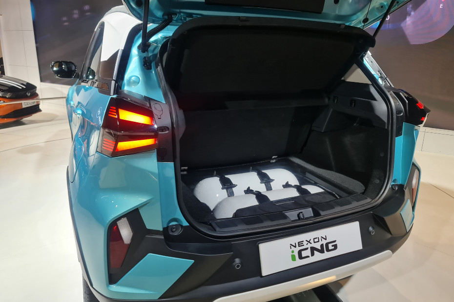 Tata Nexon CNG Variant-wise Features Detailed | CarDekho.com