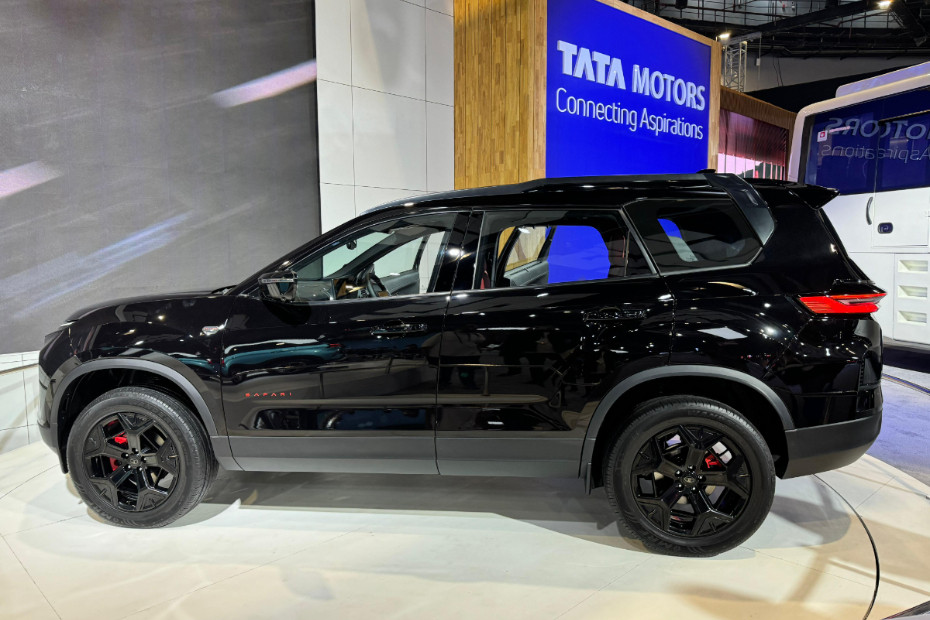 Tata Safari Red Dark Edition Detailed In 8 Images | CarDekho.com